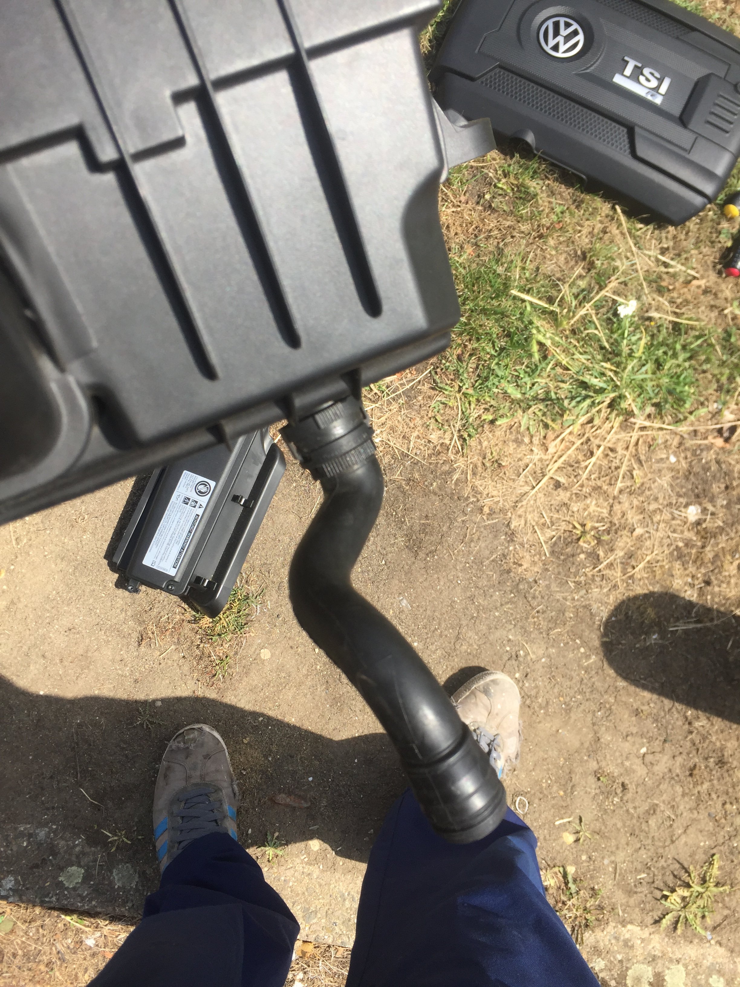 Fitting VWR intake - Modifying your Golf R MK7 - VWROC - VW R Owners Club