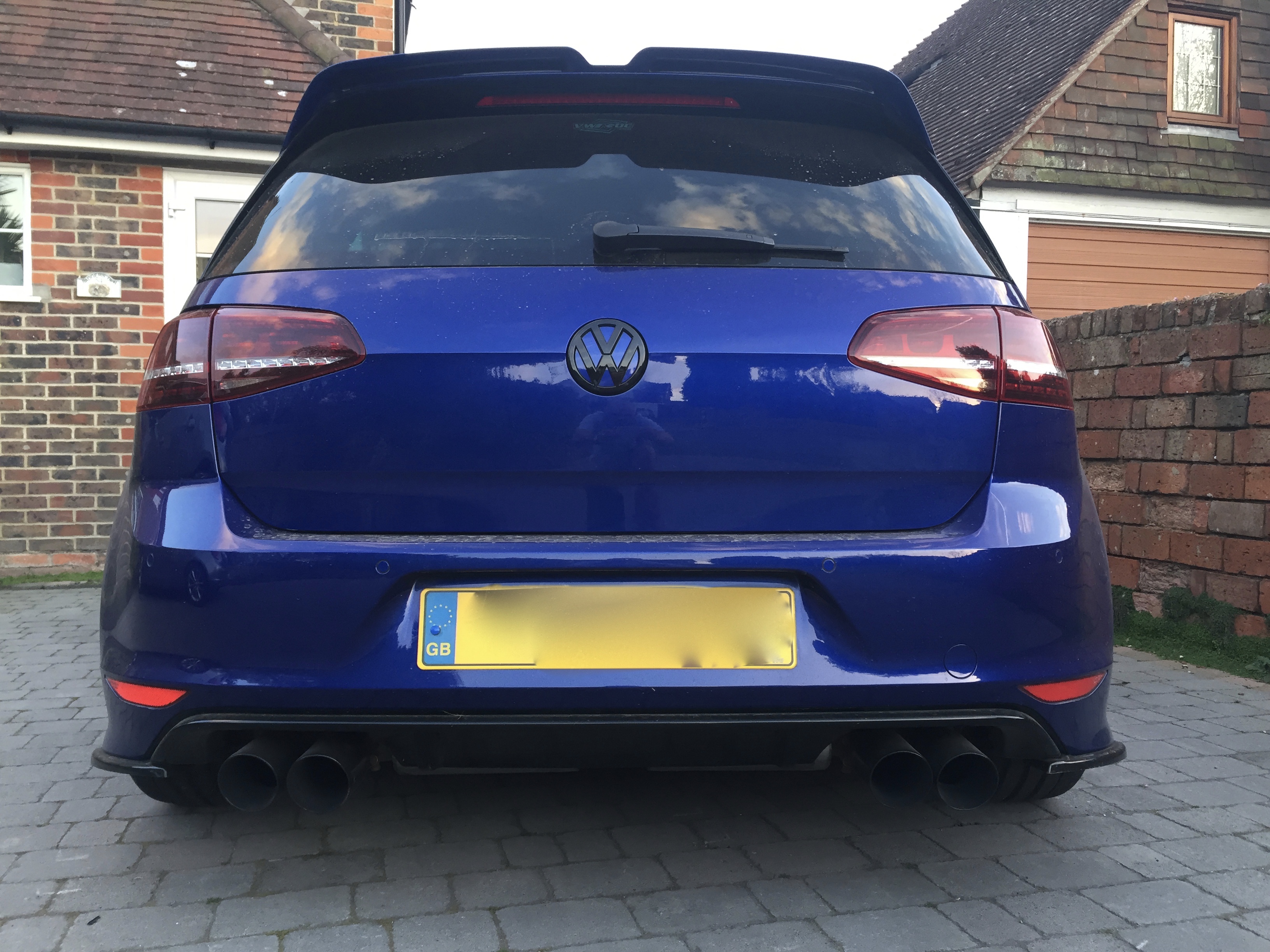 Gloss black badge - Modifying your Golf R MK6 - VWROC - VW R Owners Club