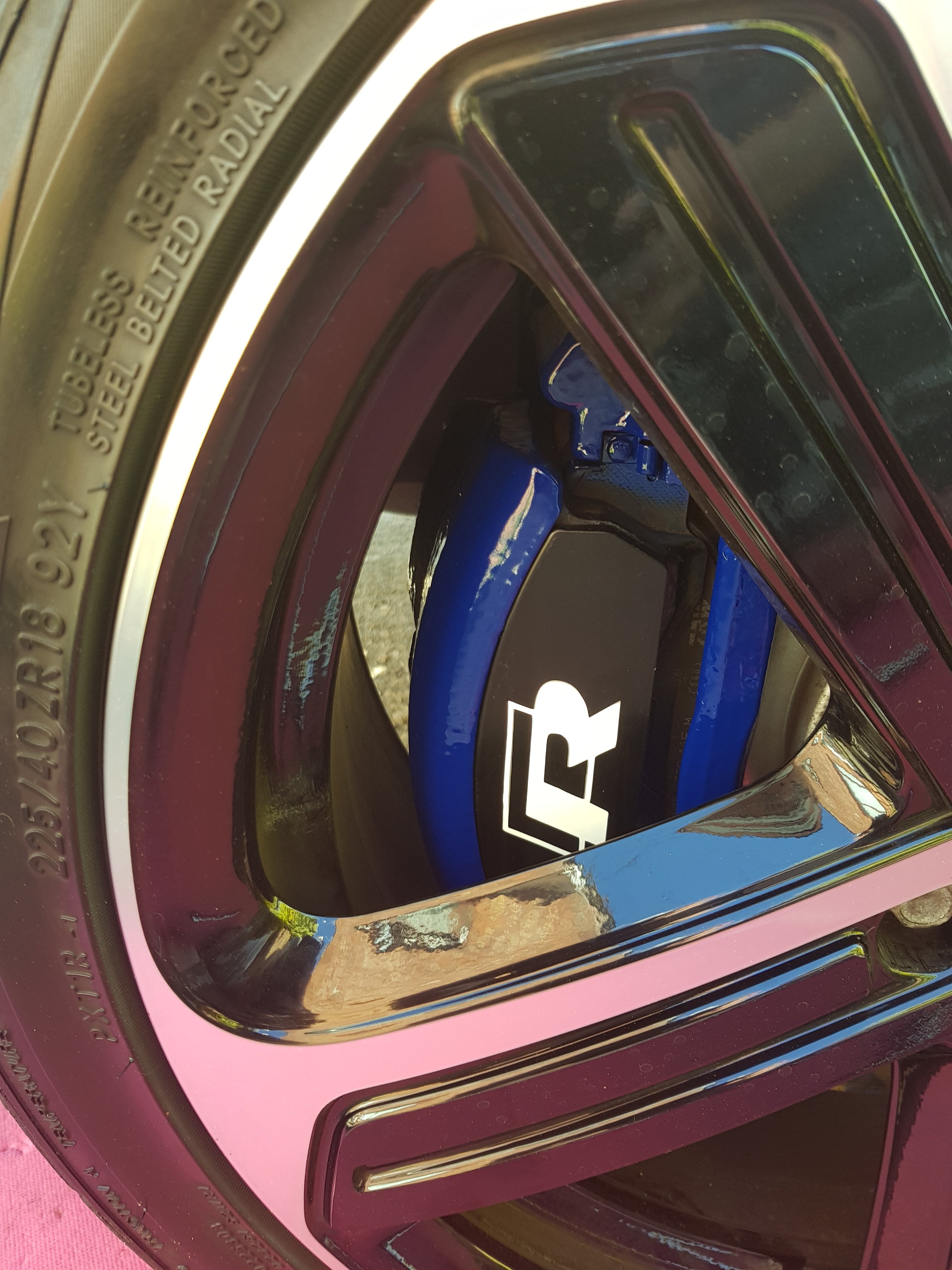 Painted calipers and R logos - Modifying your Golf R MK7 - VWROC - VW R ...