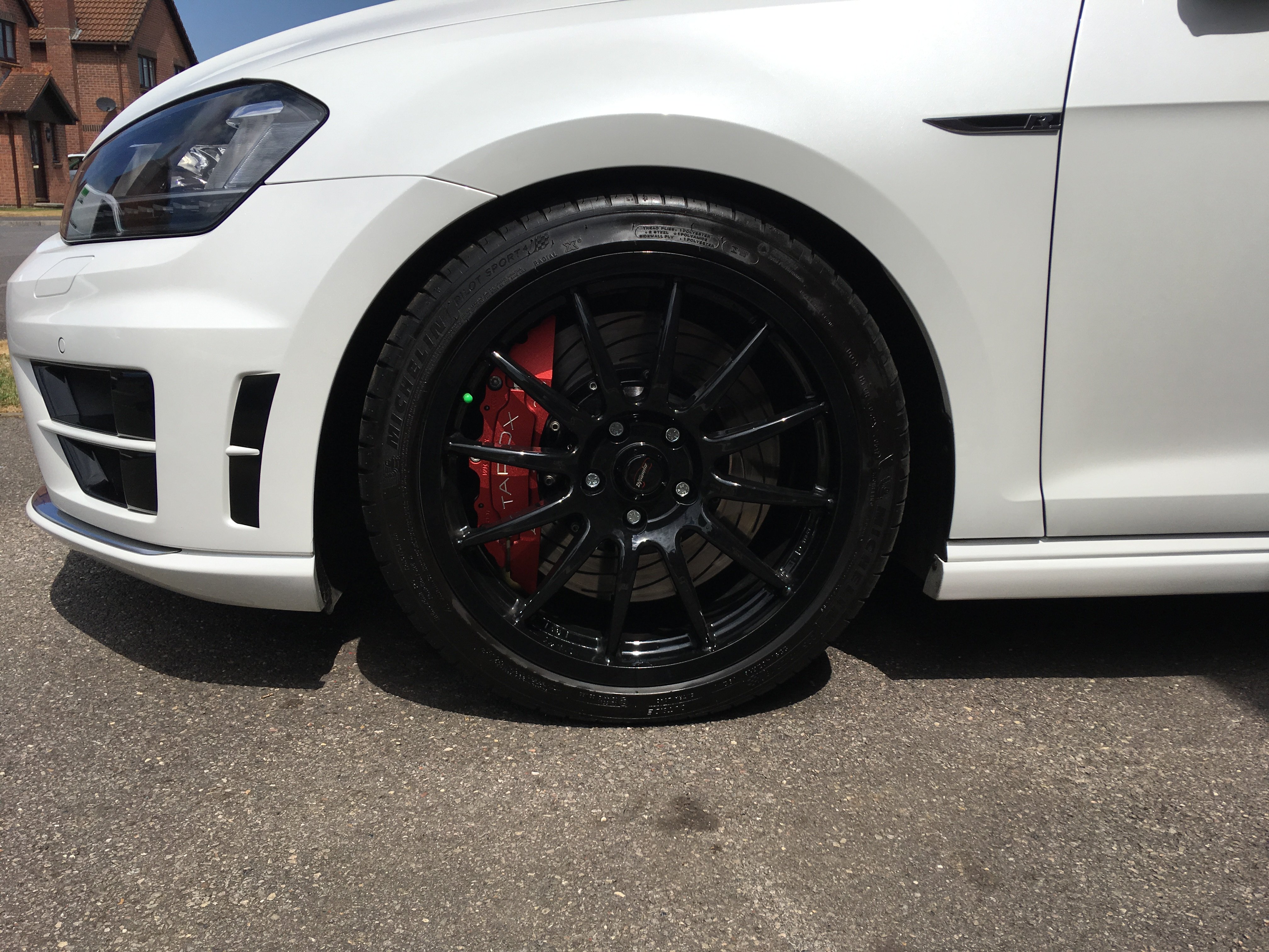 Big brake kit for mk7 R - Modifying your Golf R MK7 - VWROC - VW R ...