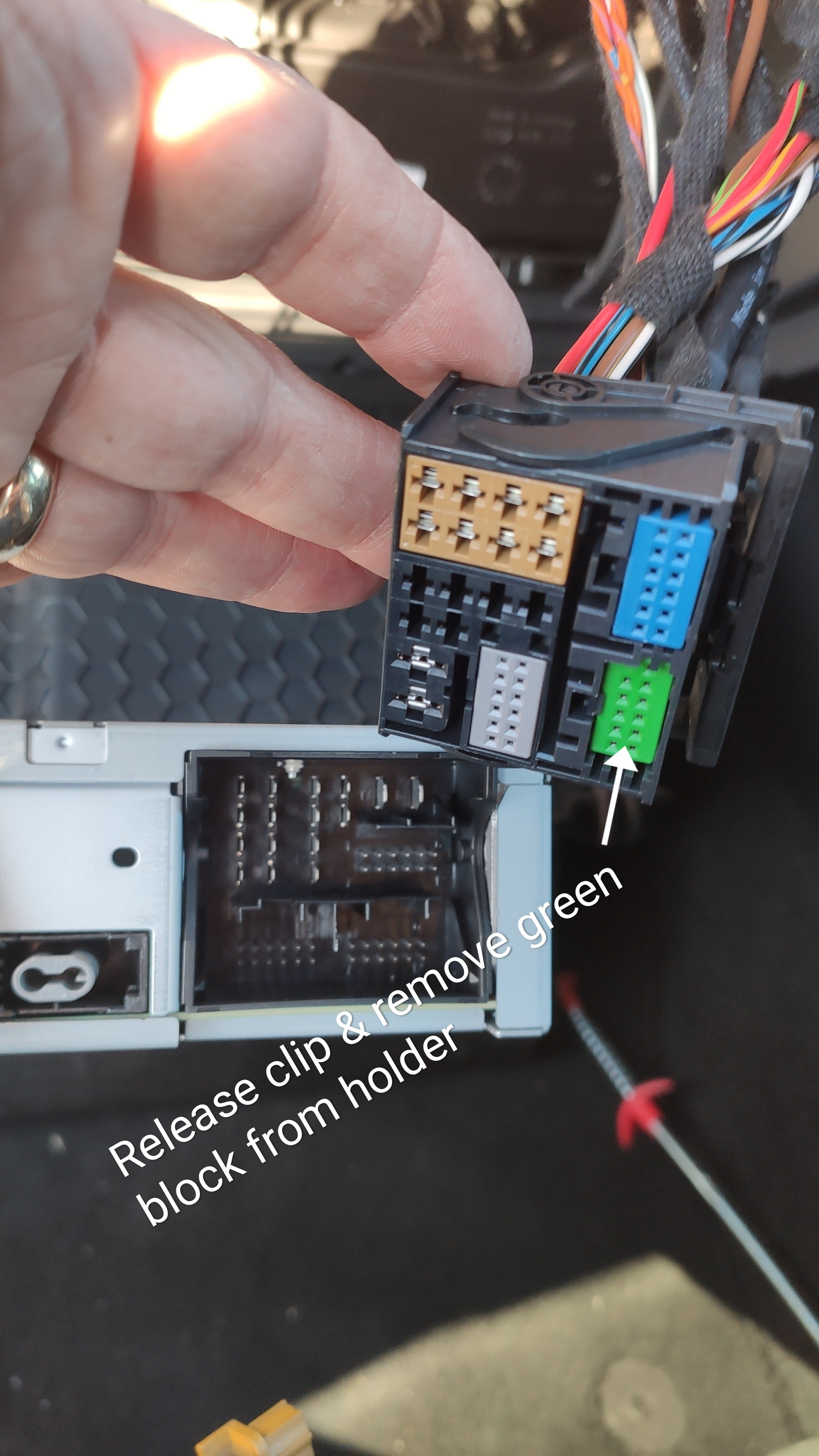 5.8" Screen MIB1 to 8" Screen MIB2 Retrofit. - Guides and How To's ...