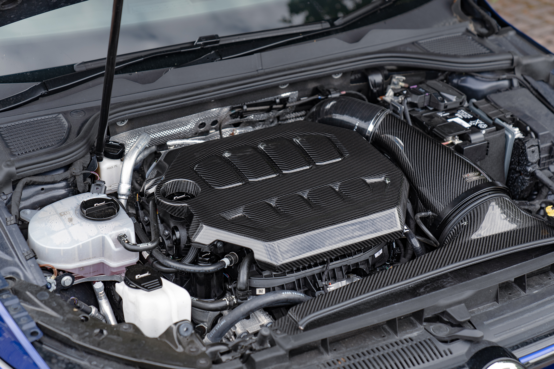 Carbon Fibre Engine Cover Fitted - Modifying your Golf R MK8 - VWROC ...