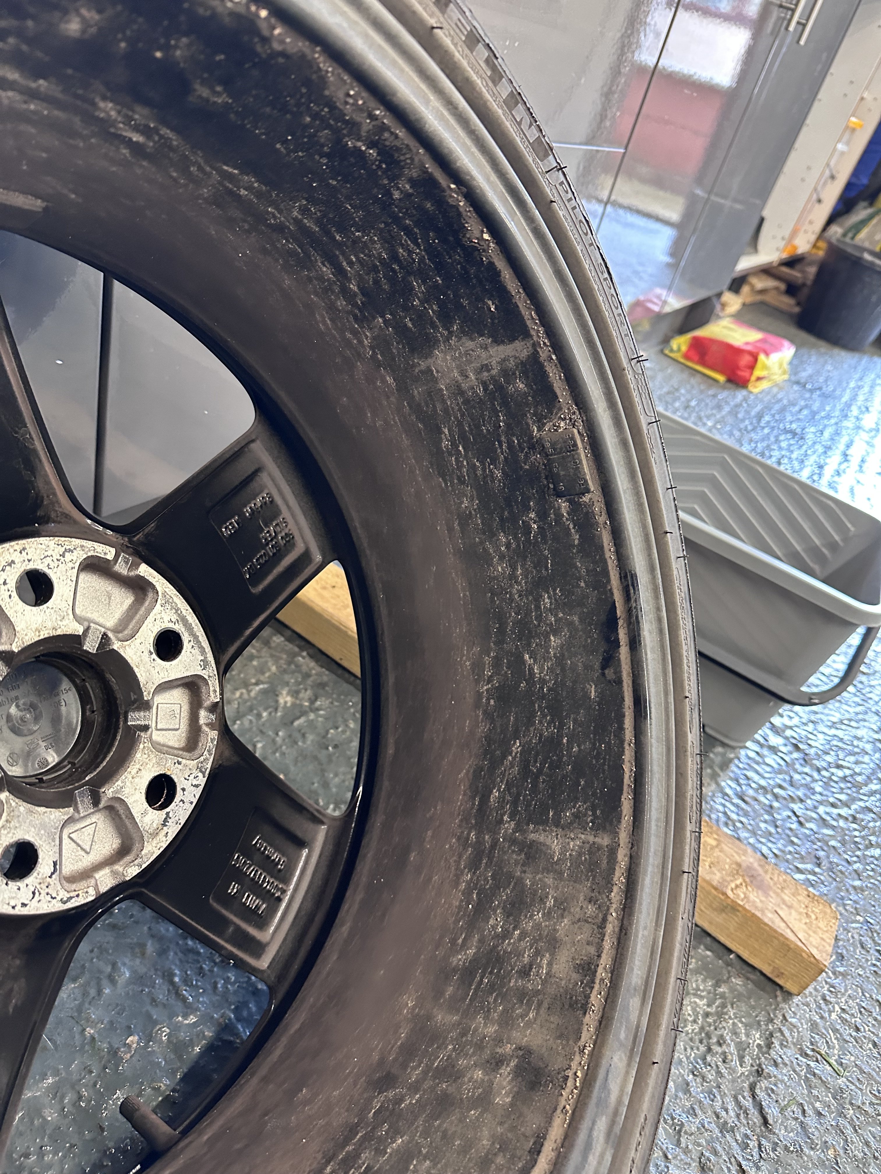 Wheels off tidy up - R Detailing - VWROC - VW R Owners Club