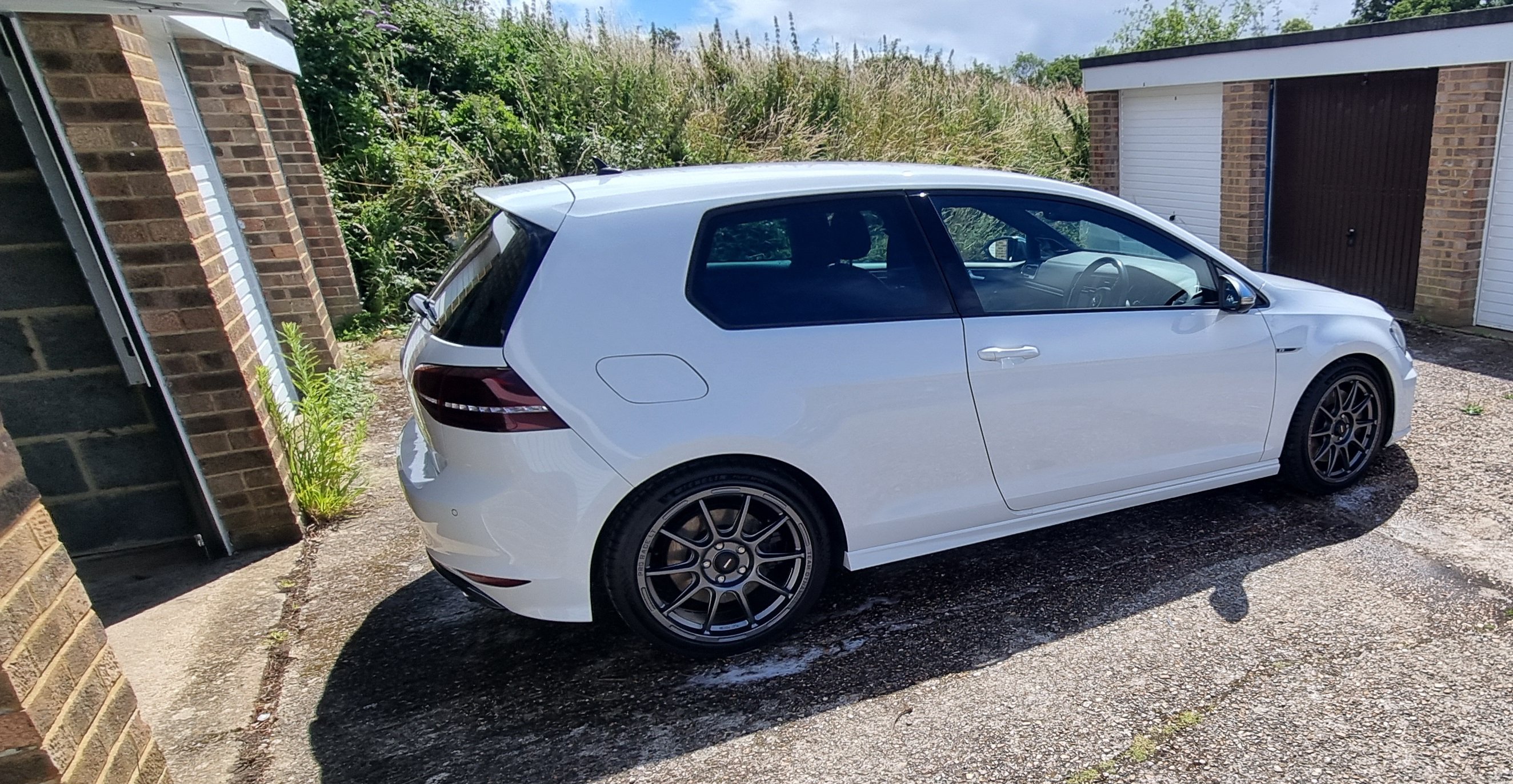 Pure White R - 7R Members Rides - VWROC - VW R Owners Club